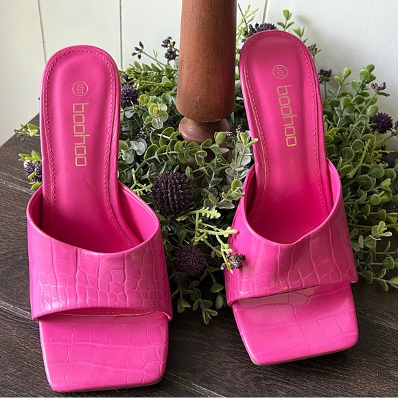 Boohoo | Shoes | New Boohoo Hot Pink Croc Material Heels Size 6 In Us ...